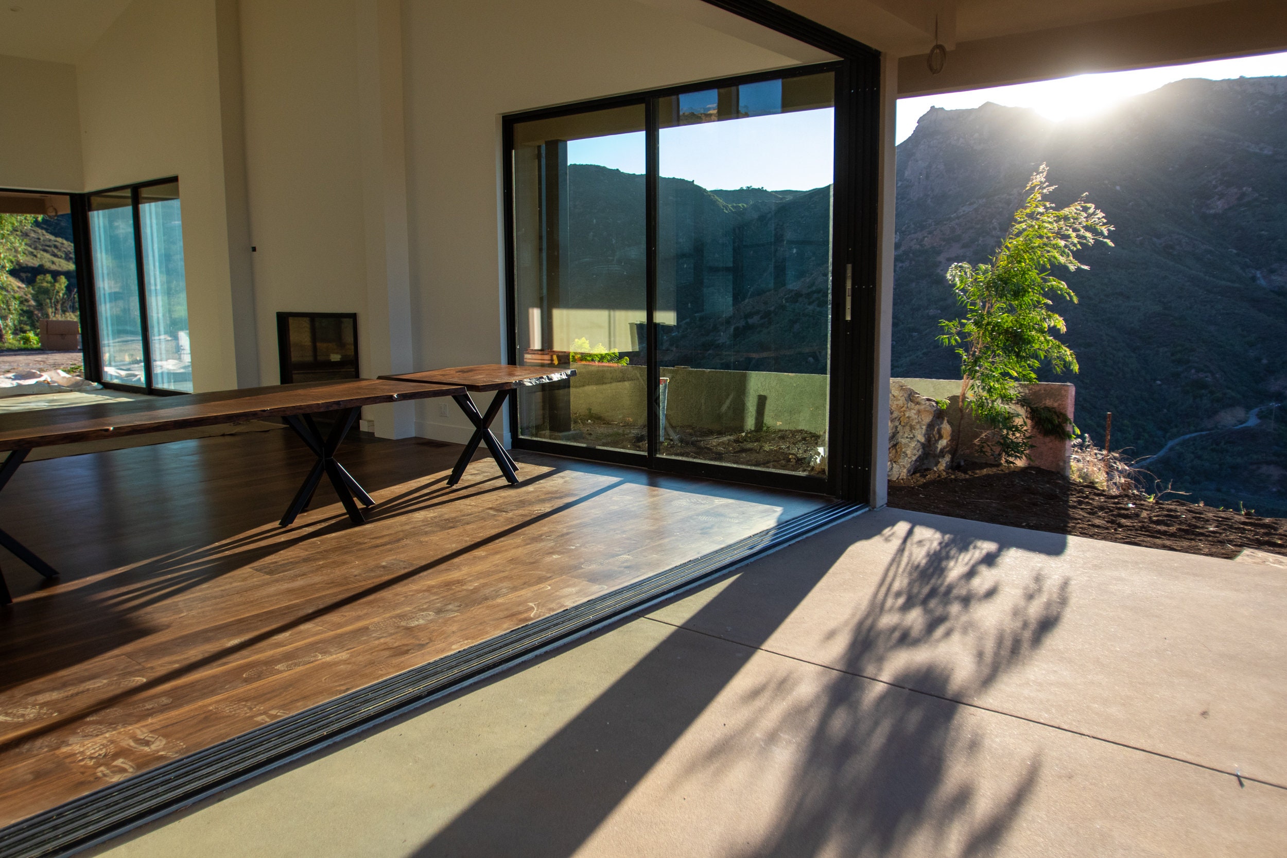 Live Edge Walnut 'NORTHSTAR' Dining Table, Set of Mini Pedestal Bases ...