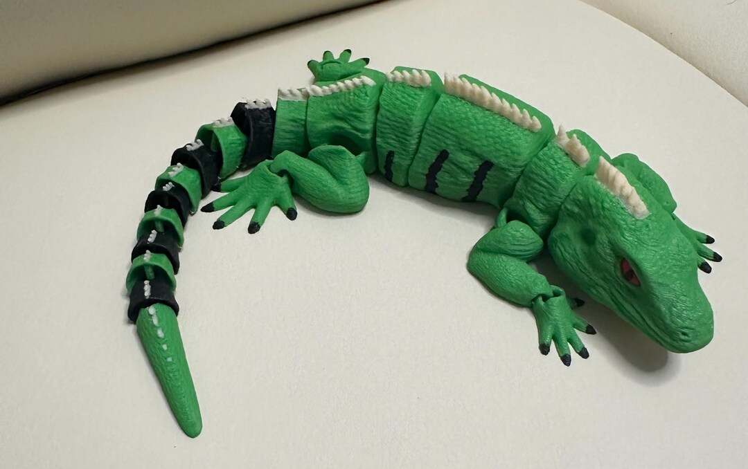Articulated Iguana Perfect for Animal Lovers or You Just Want to ...