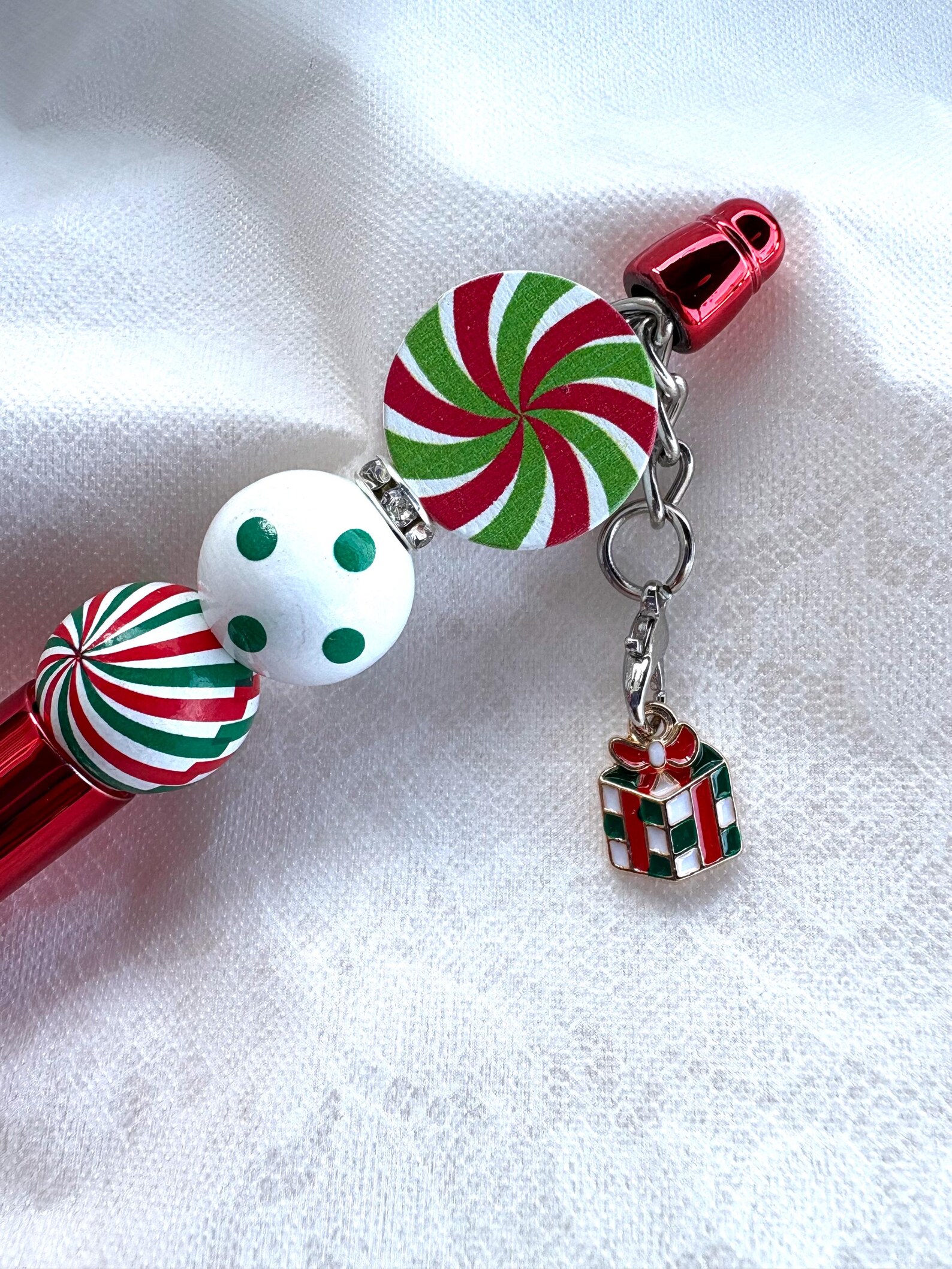 Iridescent Red Christmas Theme Wood Beaded Black Ink Pen With Present ...