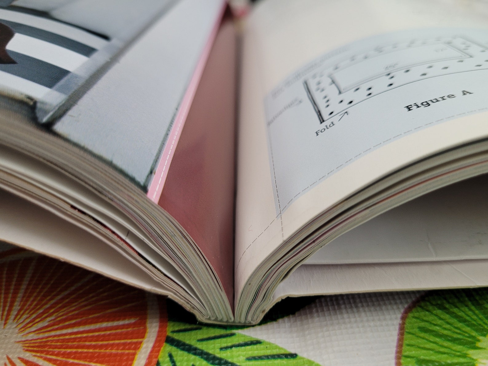 Sew Retro Book, A Stylish History of the Sewing Revolution by Judi ...