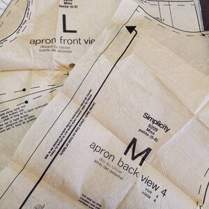 CUT: Simplicity 9209 Pattern, Misses Set of Aprons Pattern, Ladies ...