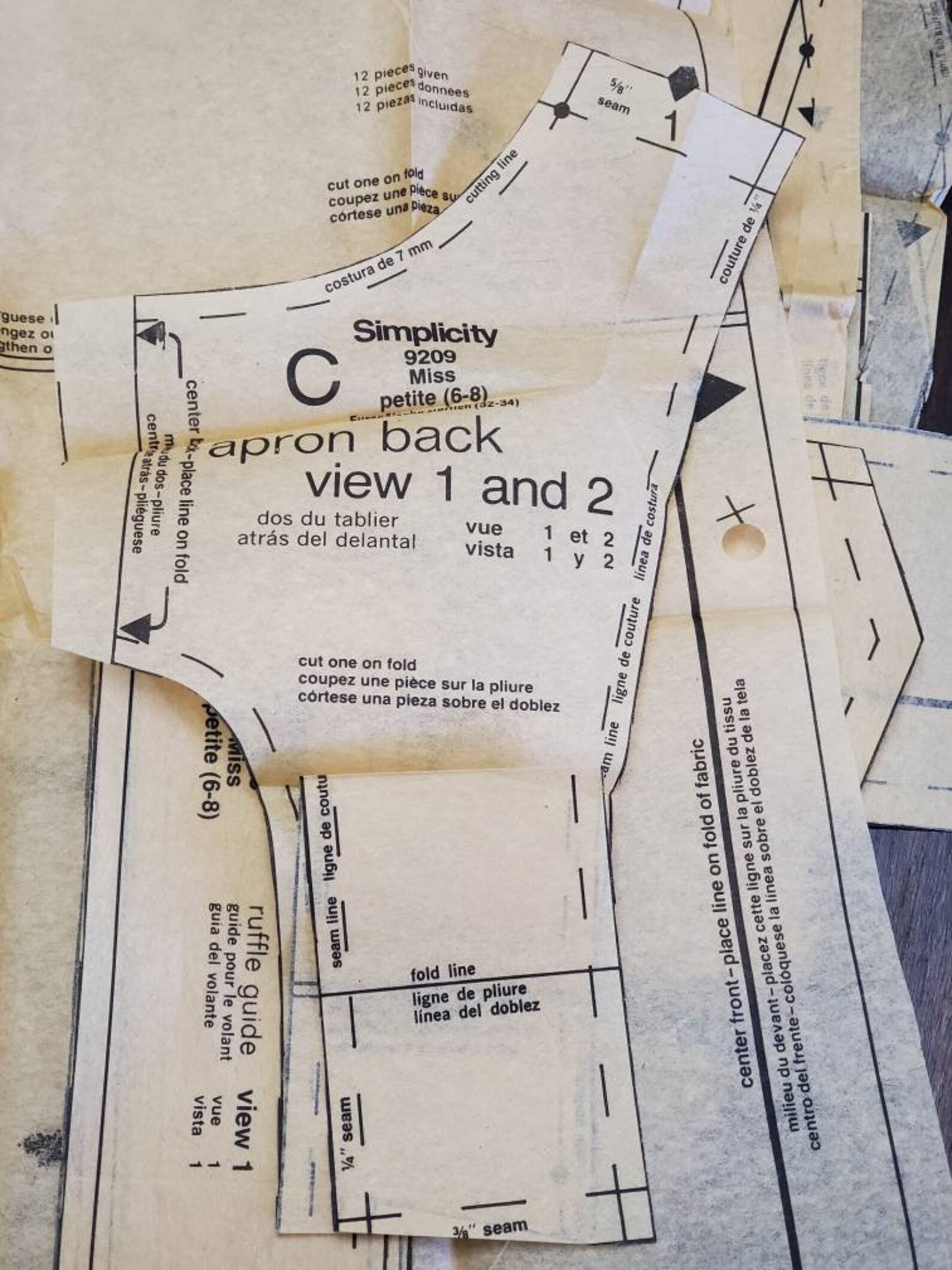 CUT: Simplicity 9209 Pattern, Misses Set of Aprons Pattern, Ladies ...