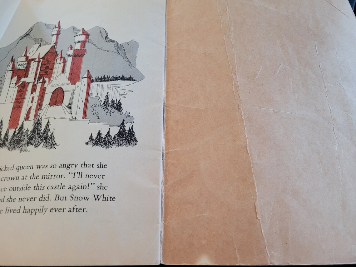 Snow White Book Retold by Martha P. Howlett, Illustrated by Sue ...