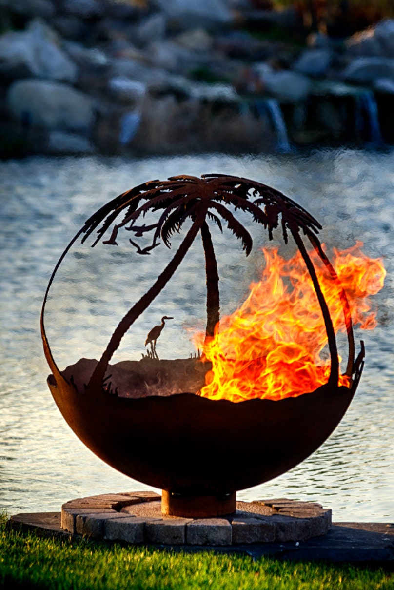 Palm Tree Fire Pit Who Doesn't Love A Good Fire Pit ?🔥 They're The