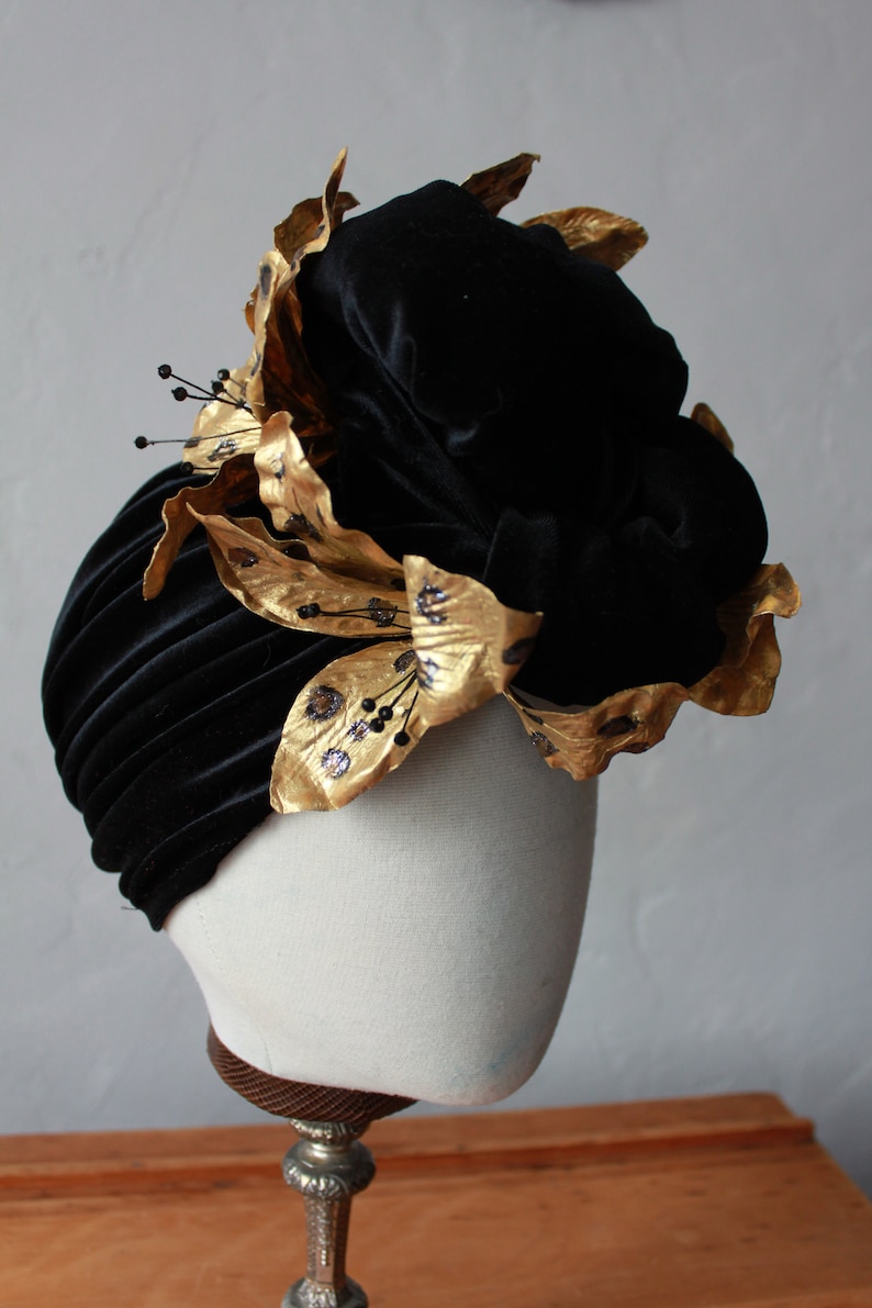 Vintage 1940's Style Black Velvet Turban With Gold Leopard Lilies ...