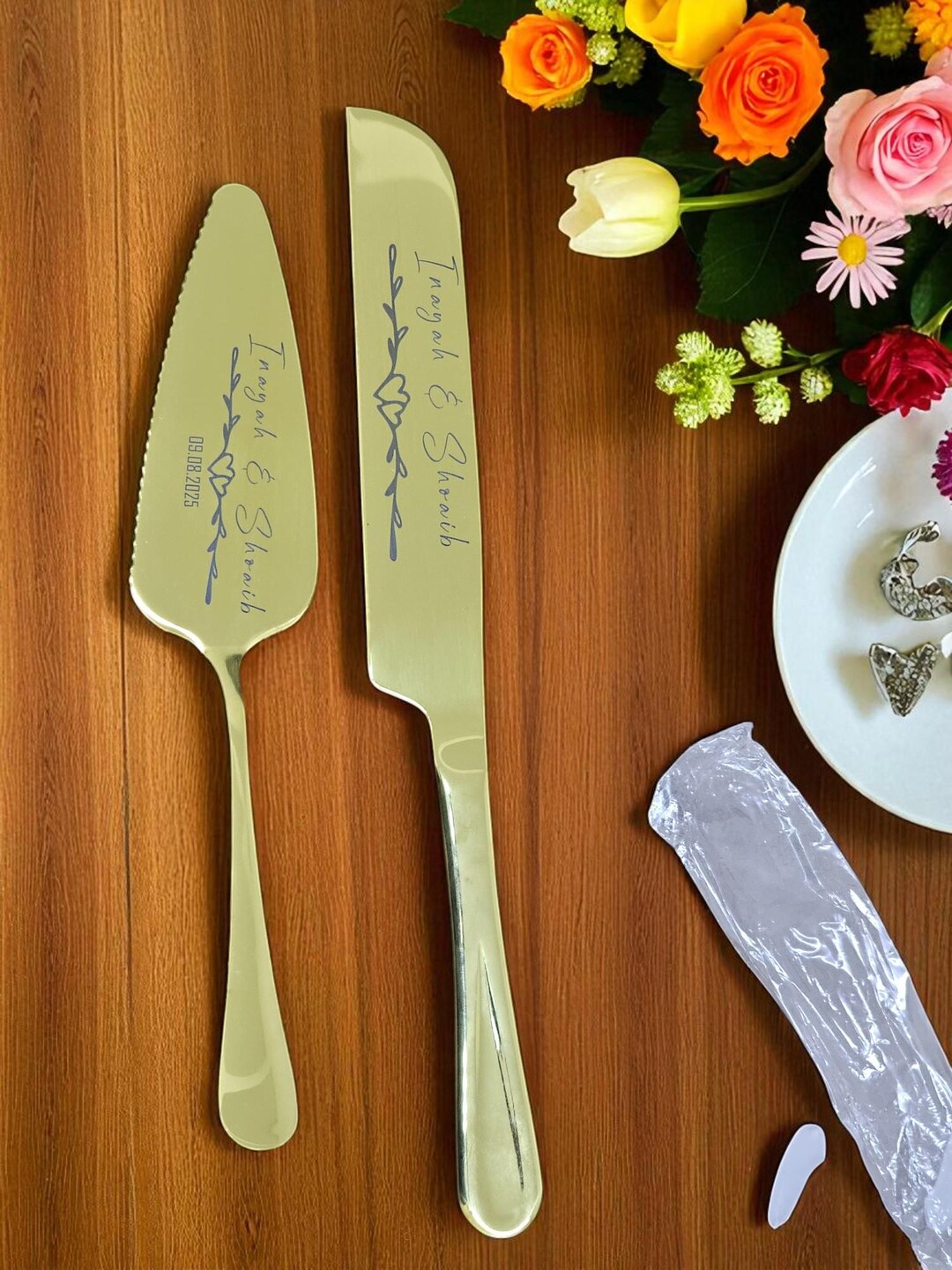 Personalized Gold Wedding Cake Cutting Set: Engraved Stainless Steel ...