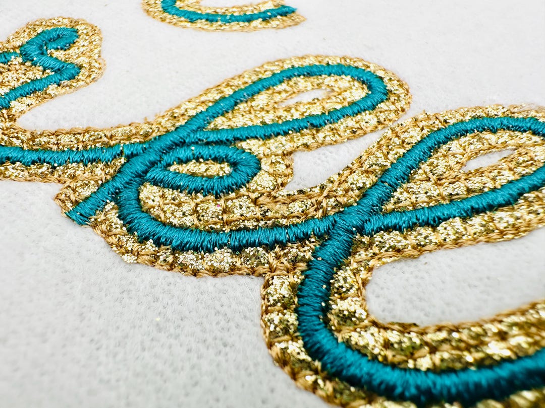 Motifs de broderie machine en applique de couche de paillettes de ...