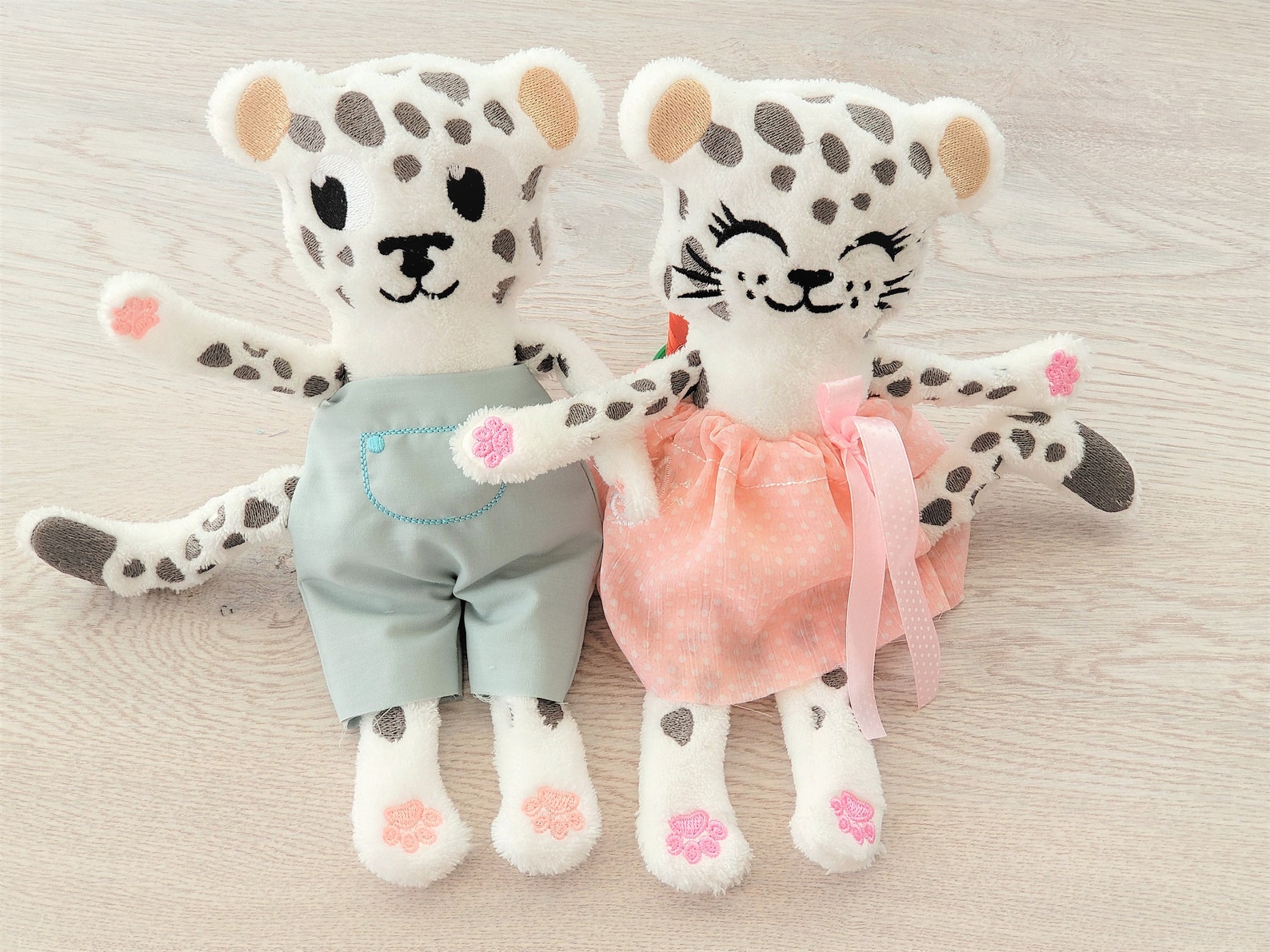 Pretty Leopards 2 Different Types ITH Embroidery in the Hoop Machine ...