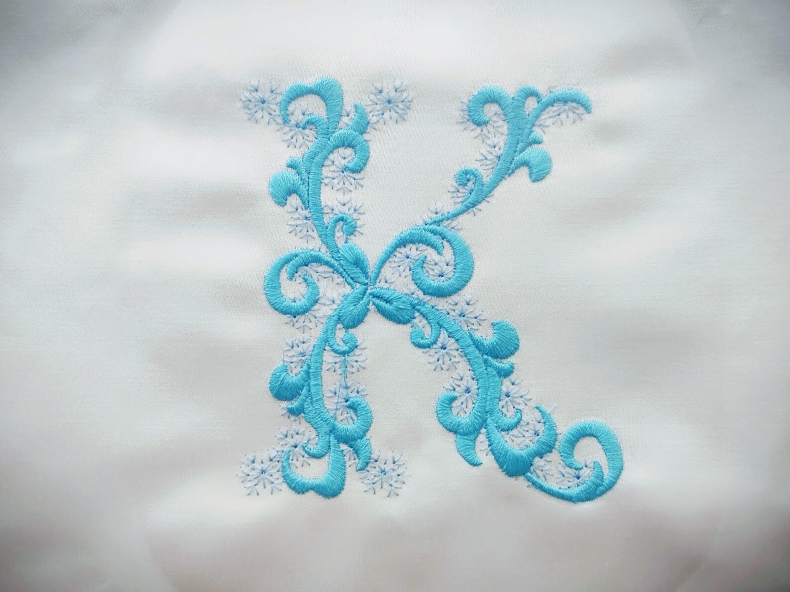 Monogram Frozen Font Machine Embroidery Designs Many Sizes From 3 up to ...