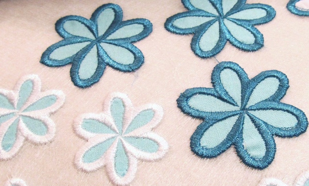 Daisy Flower Applique Designs in Small Size From 1.3 up to 2 Inches ...