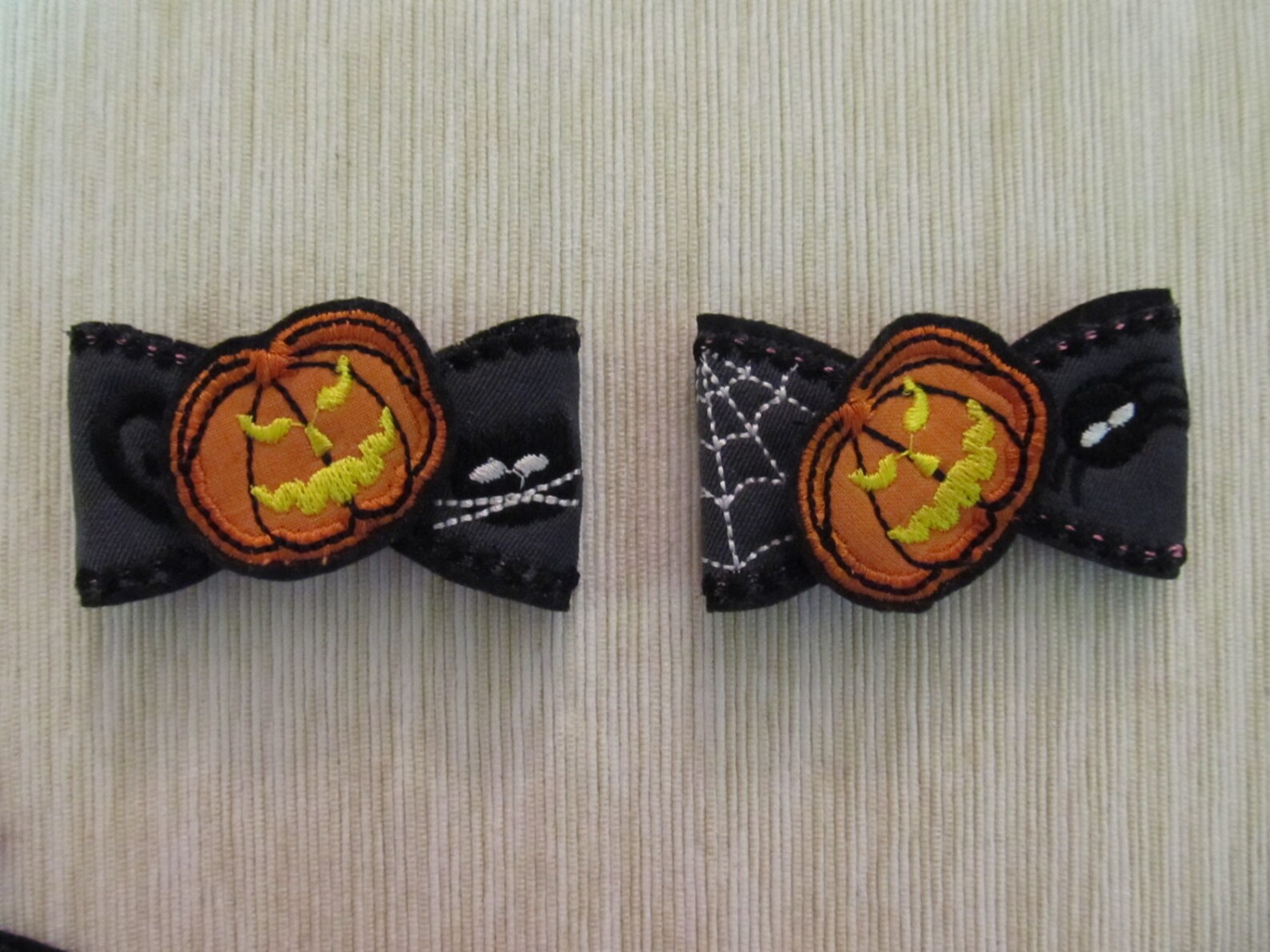 Halloween Bows 2 Types in the Hoop Project ITH Machine - Etsy