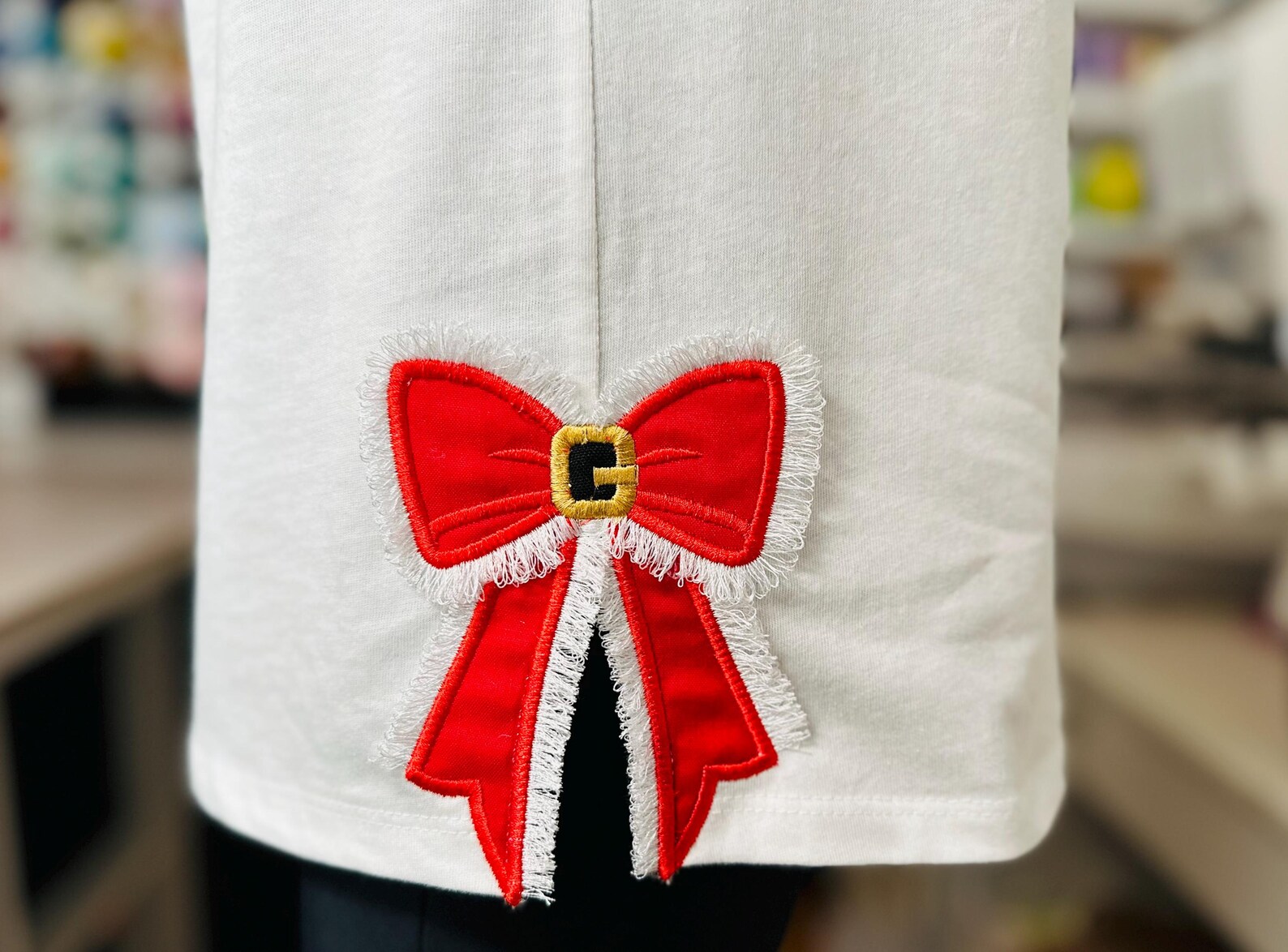 Fringed Fluffy Bow Santa Claus Side Bow Split Seam in the Hoop Applique ...