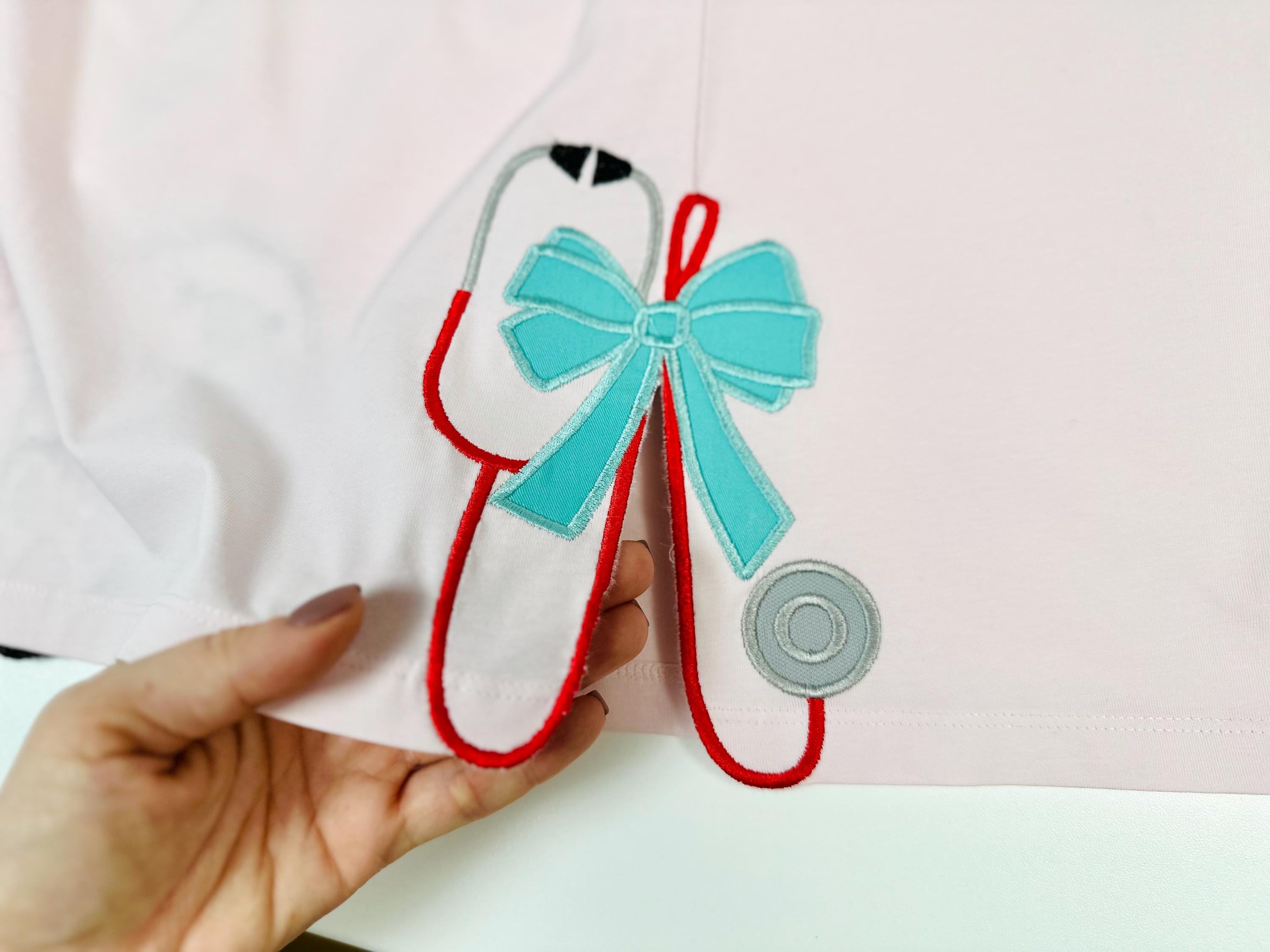 Therapist Medic Stethoscope and Bow Split Seam Side Bow Applique ...