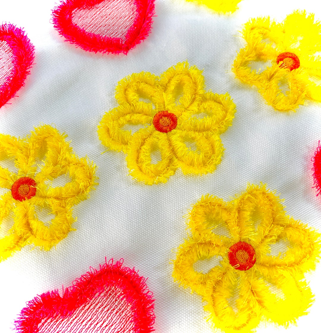 Fluffy Daisy Flower and Fluffy Fringed Heart SET of 2 ITH in the Hoop ...