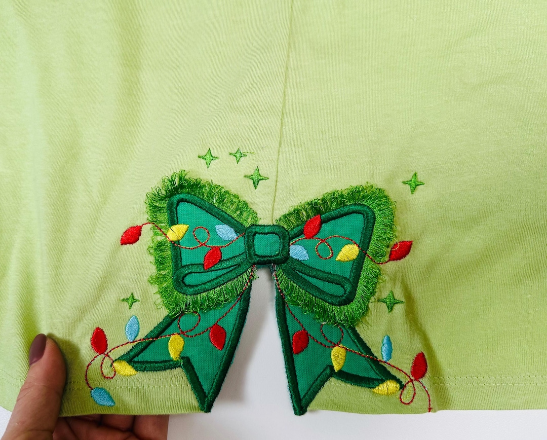 Fringed Fluffy Bow and Christmas Lights Side Bow Split Seam in the Hoop ...