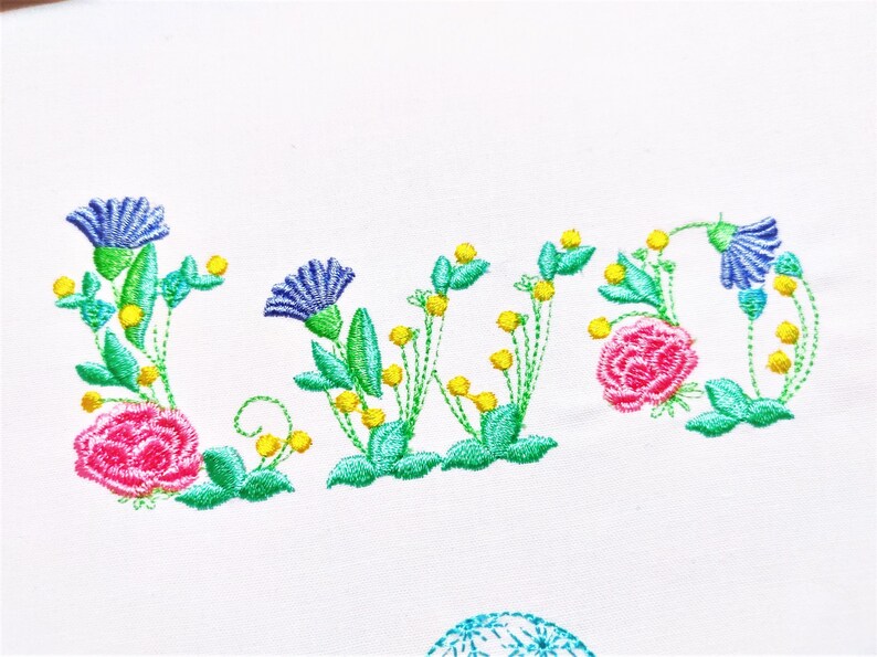 Meadow Flowers Font With Uppercase and Lower Case Letters - Etsy