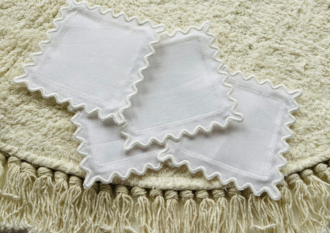 Ric Ric Edge Napkins ITH in the Hoop in Assorted Sizes Coaster Doily ...