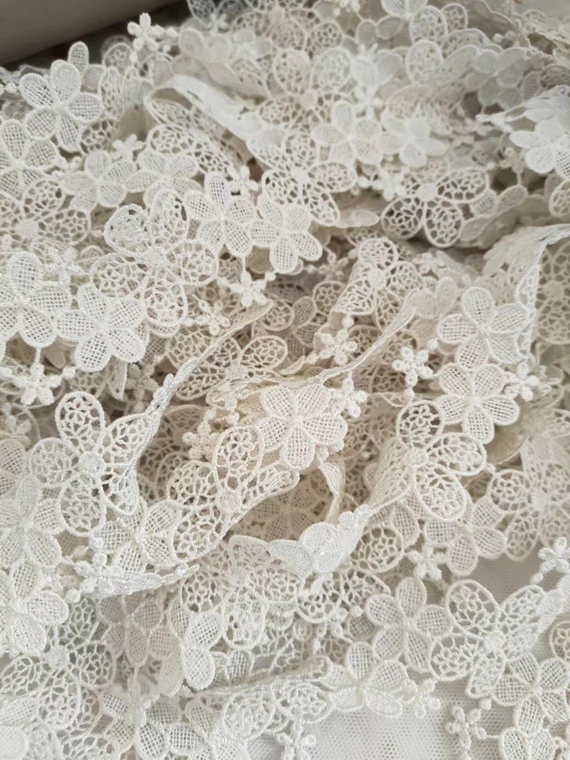 2 Yards Lace Trim Exquisite Beige Flowers Venice Lace Trim 1.37 Inches ...