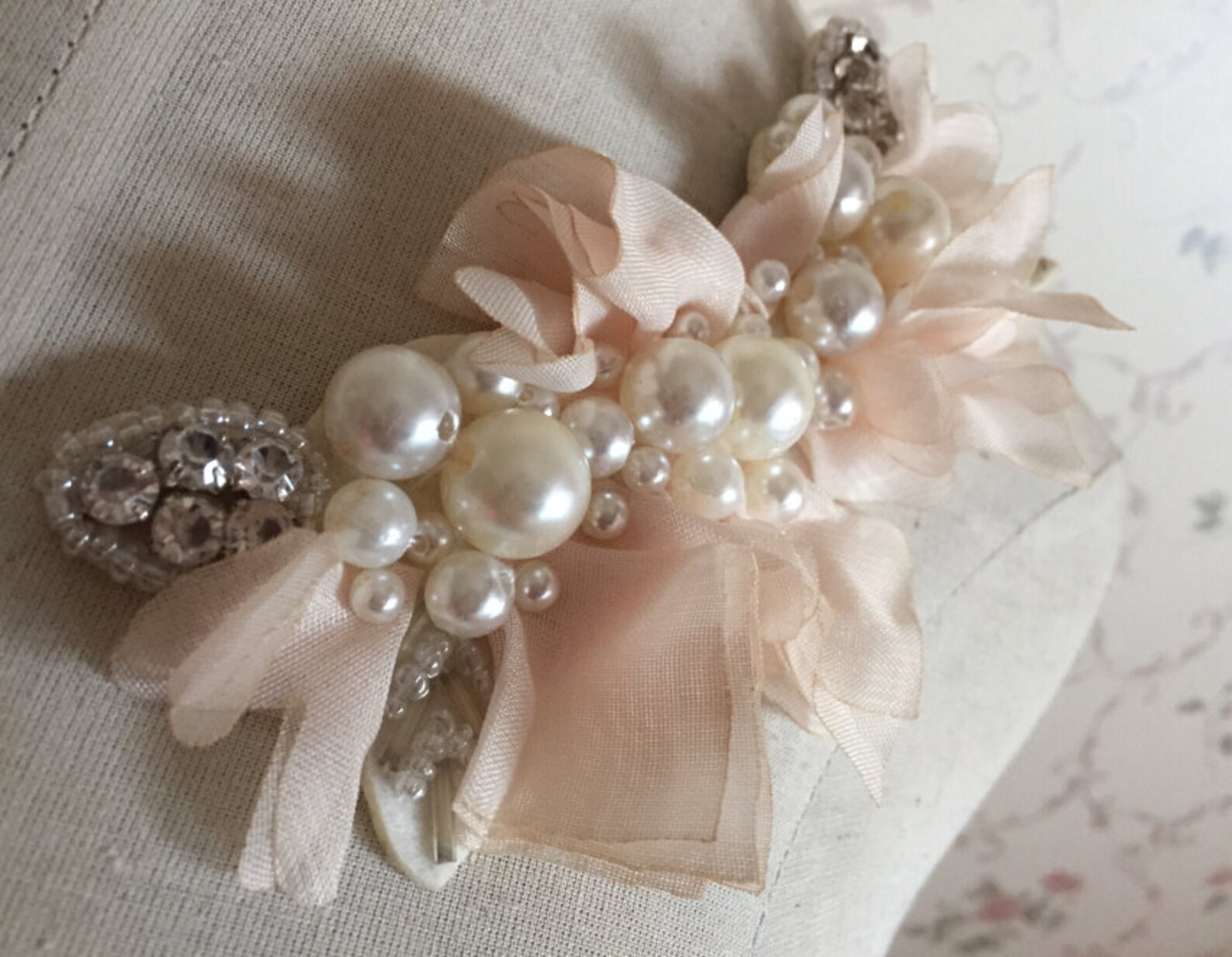 2 Pcs Pearl Beaded Applique Light Pink Chiffon Leaves Corsage Collar ...
