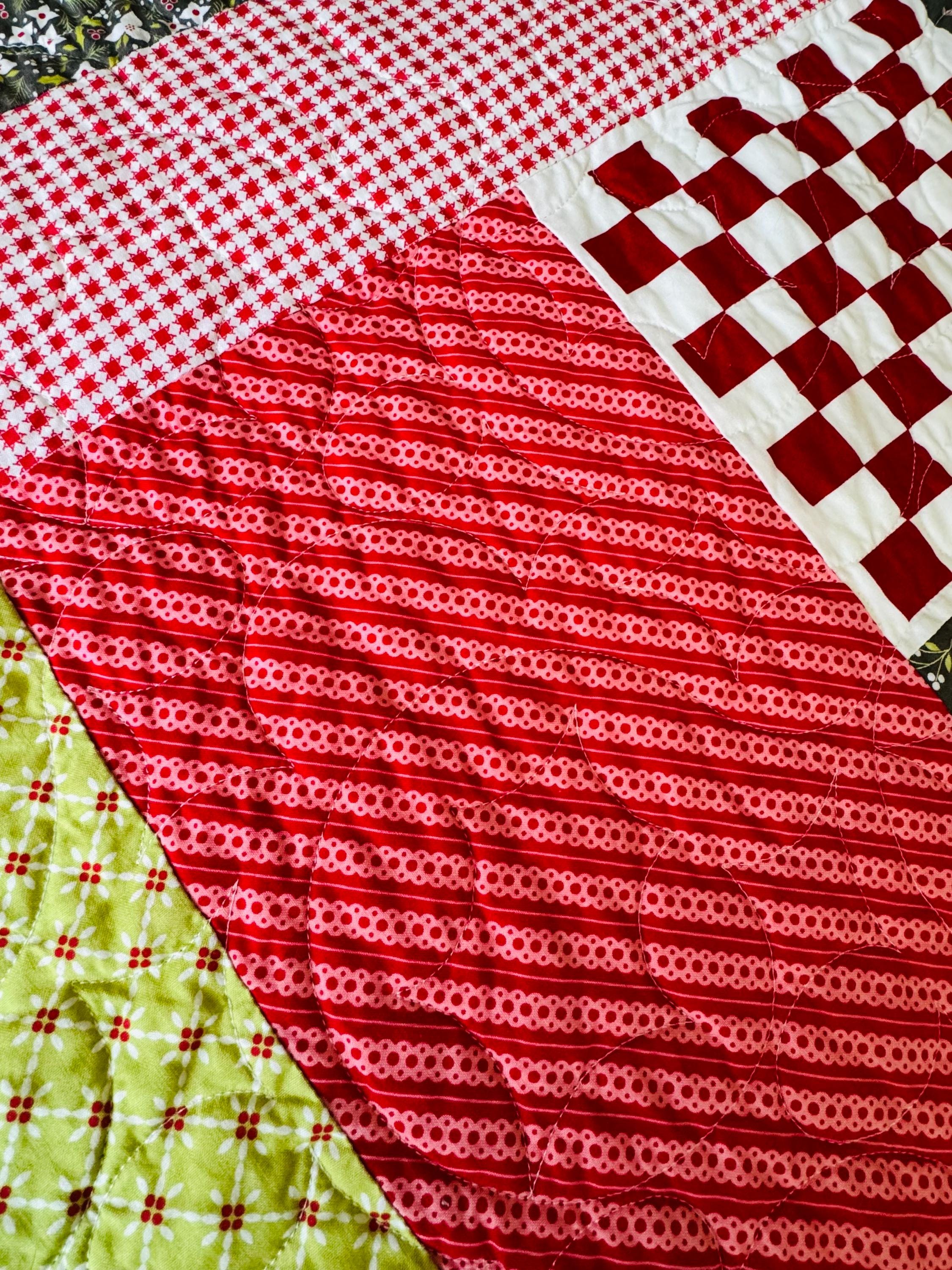 Coriander Christmas House Full Size Quilt - Etsy