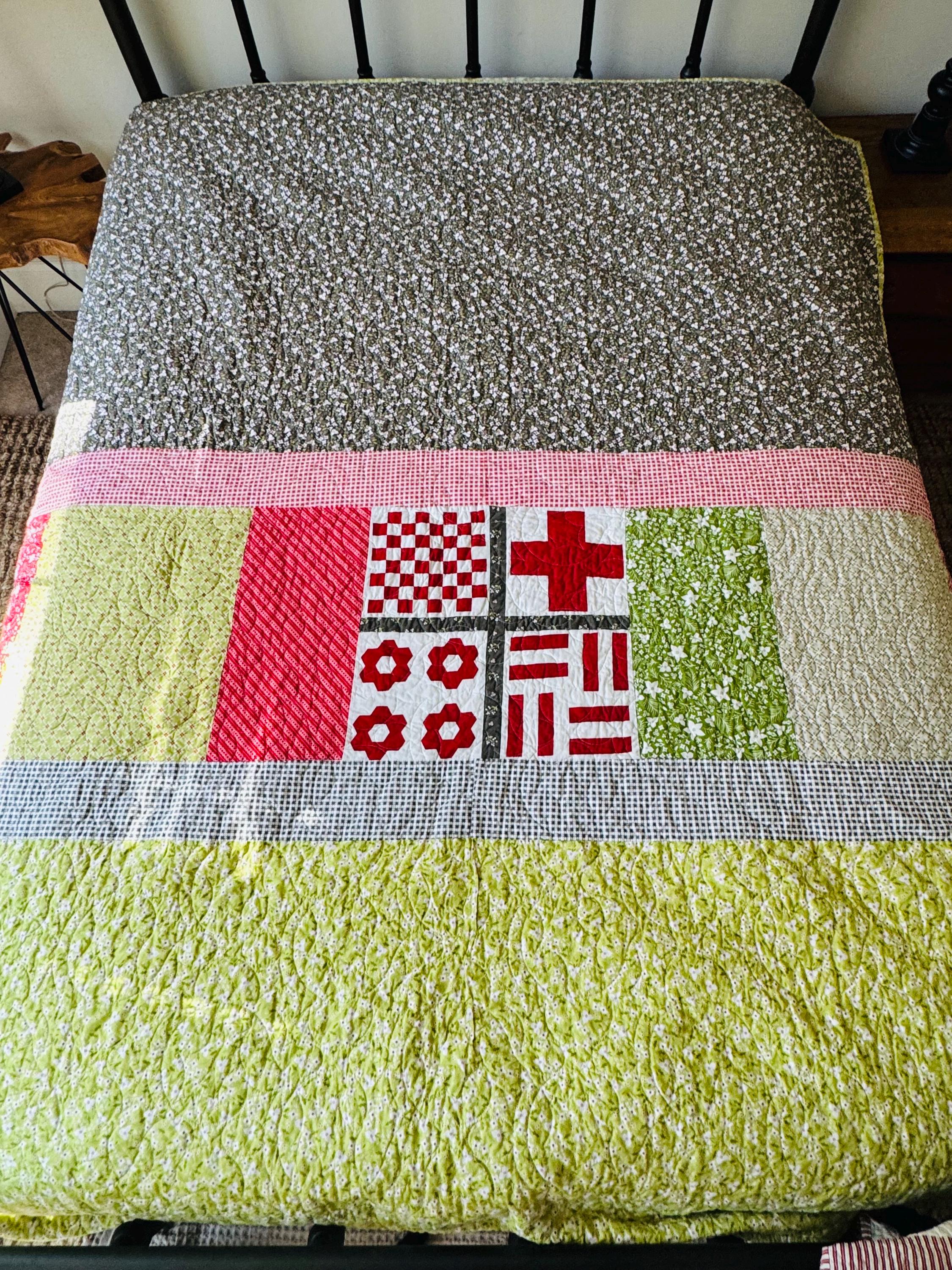 Coriander Christmas House Full Size Quilt - Etsy