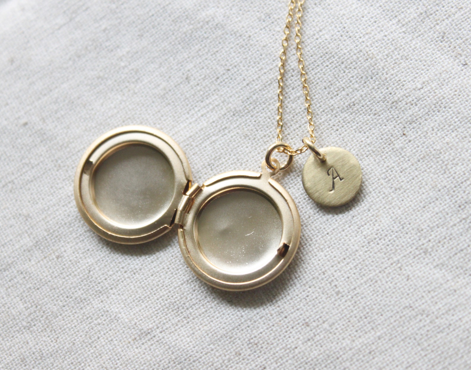 Personalized Round Silver Locket Custom Silver Circle Locket - Etsy