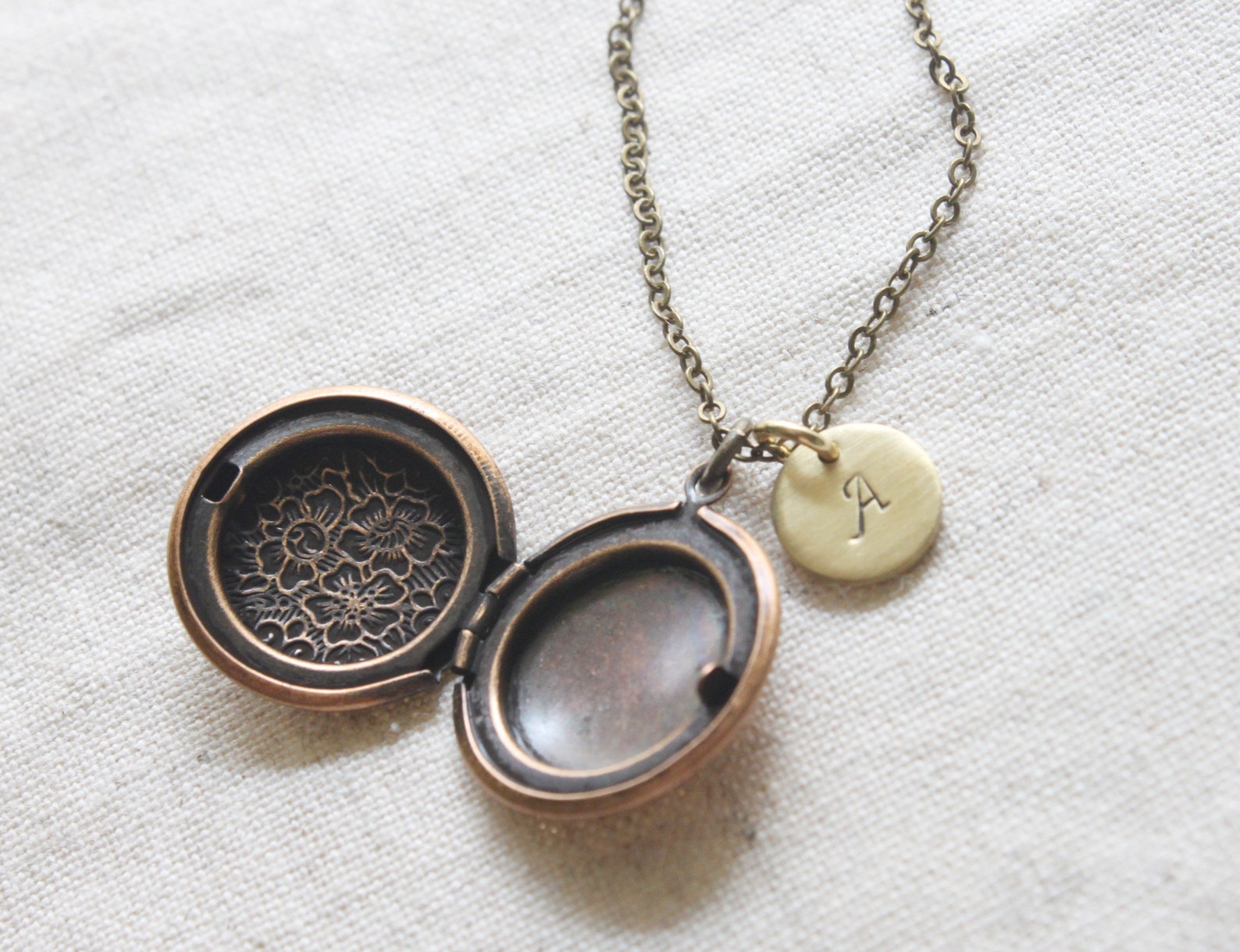 Personalized Vintage Style Round Locket Custom Circle Locket - Etsy