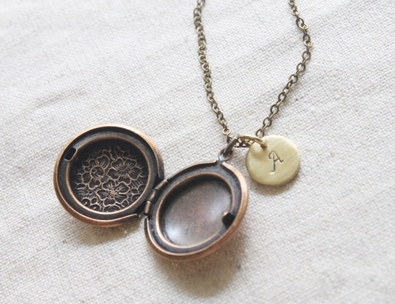 Personalized Vintage Style Personalized Round Locket Custom - Etsy