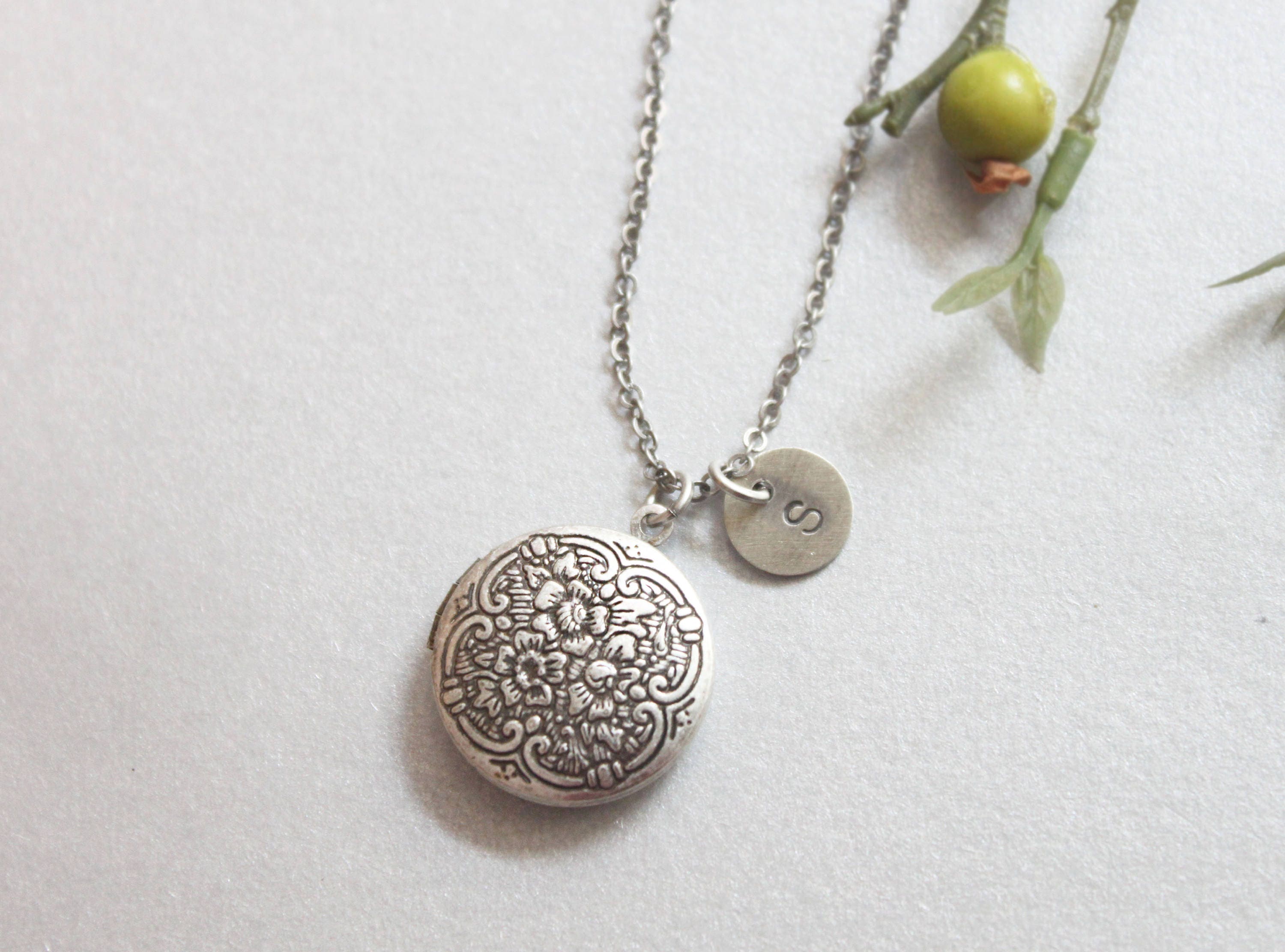 Personalized Vintage style round Locket Custom circle locket | Etsy