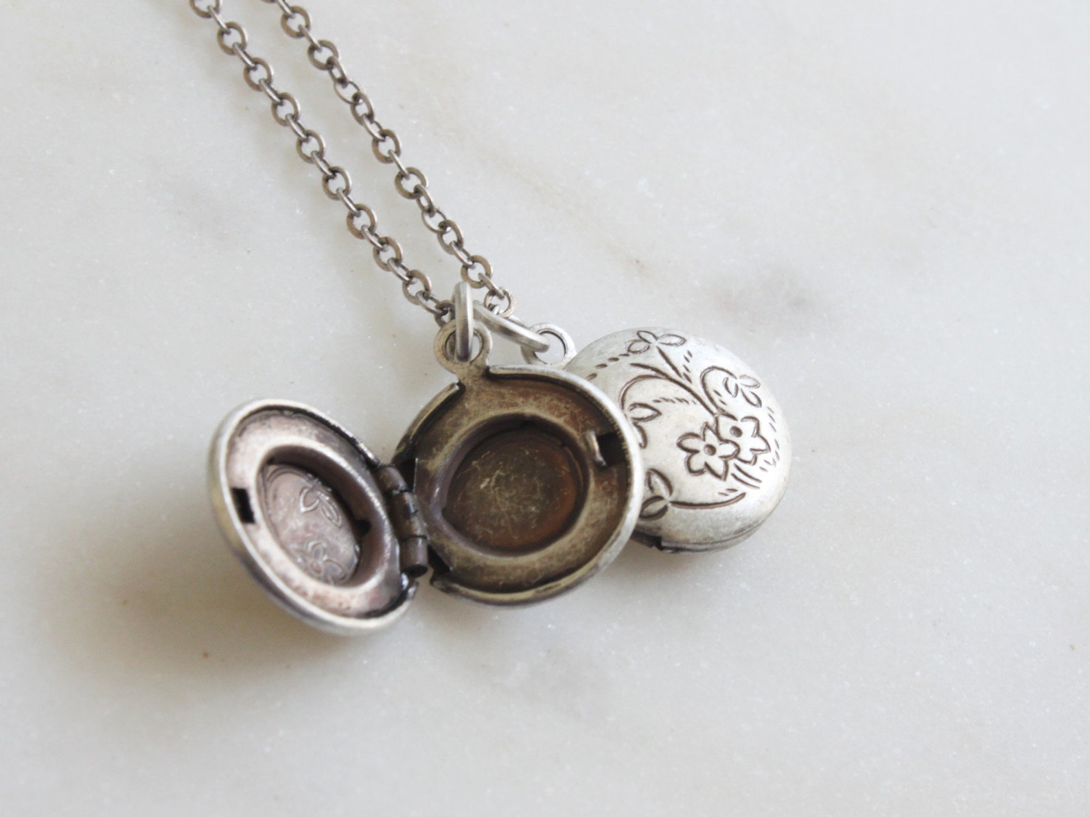 Vintage Style Cute Floral Mini Circle Locket Tiny Round Twin - Etsy