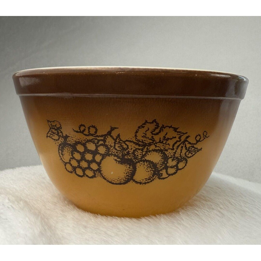 Vintage Pyrex 401 Mixing Bowl 750ml – Old Orchard, Brown Ombre Fruit ...