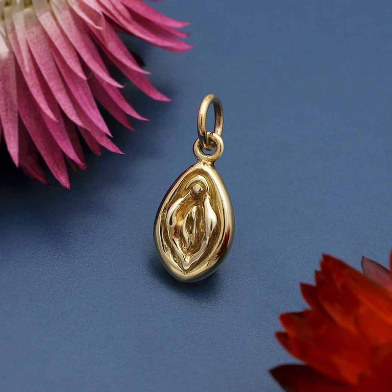 Yoni Pendant - Etsy