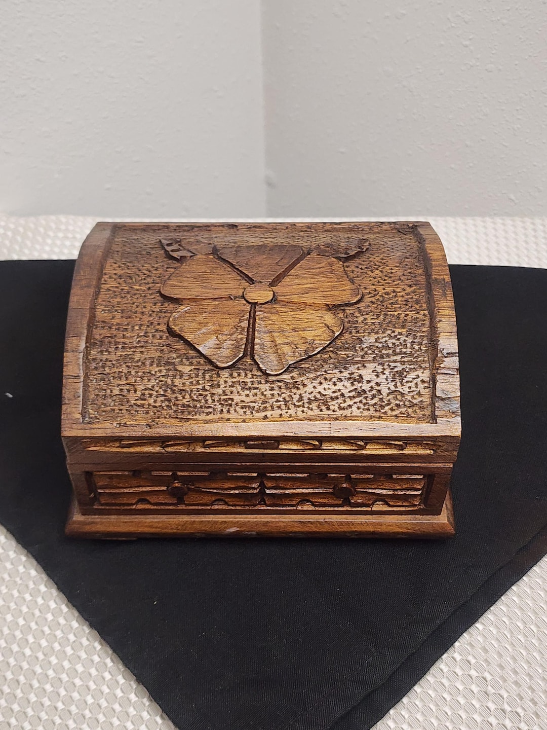 Vintage Hand-carved Wooden Jewelry Box – Rustic Flower Design - Etsy