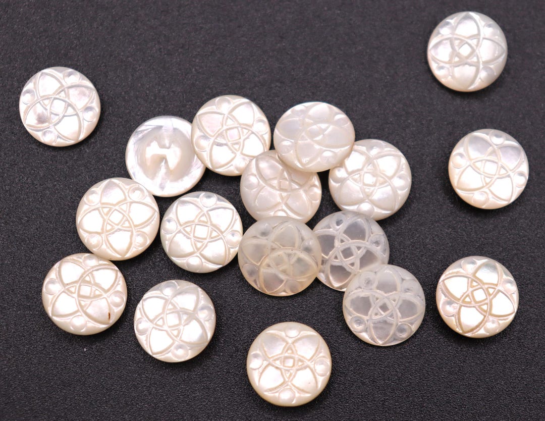 Vintage Carved Mother of Pearl Button Lot of 17 Sewing Notions Junk ...