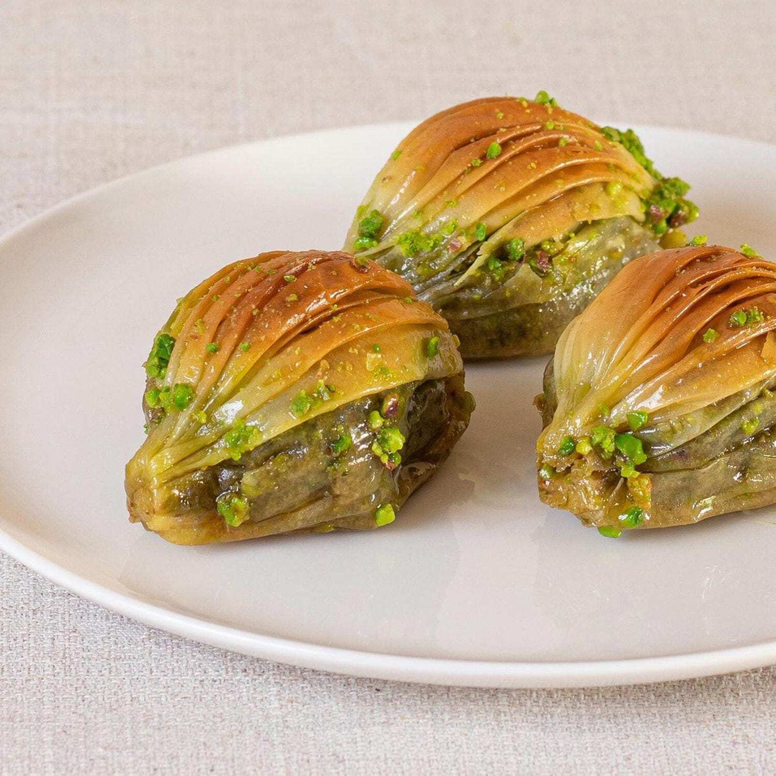 Pistachio Mussel Baklava: Turkish Semolina Cream Dessert - Etsy