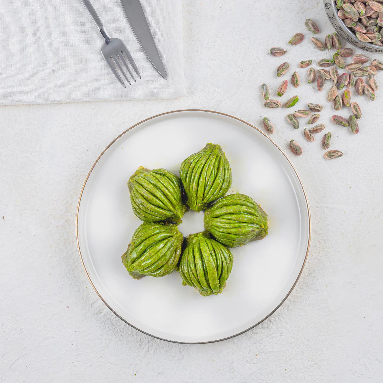 Turkish Pistachio Mussel Baklava: Semolina Cream Dessert - Etsy