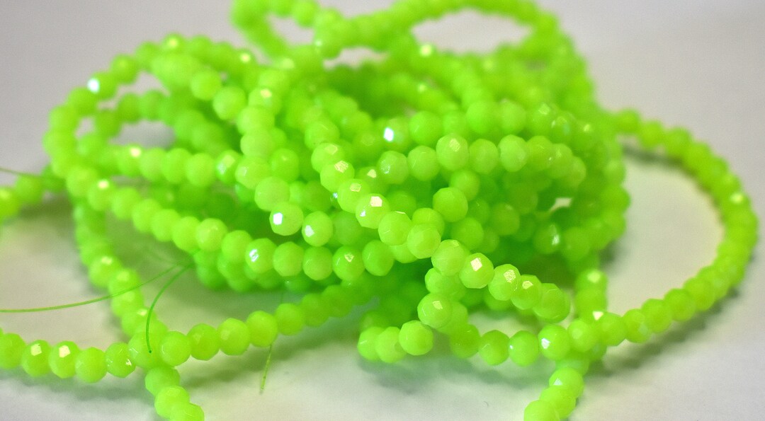 100 Pcs 4x3mm Opaque Neon Lime Green Chartreuse Faceted Rondelle Glass ...