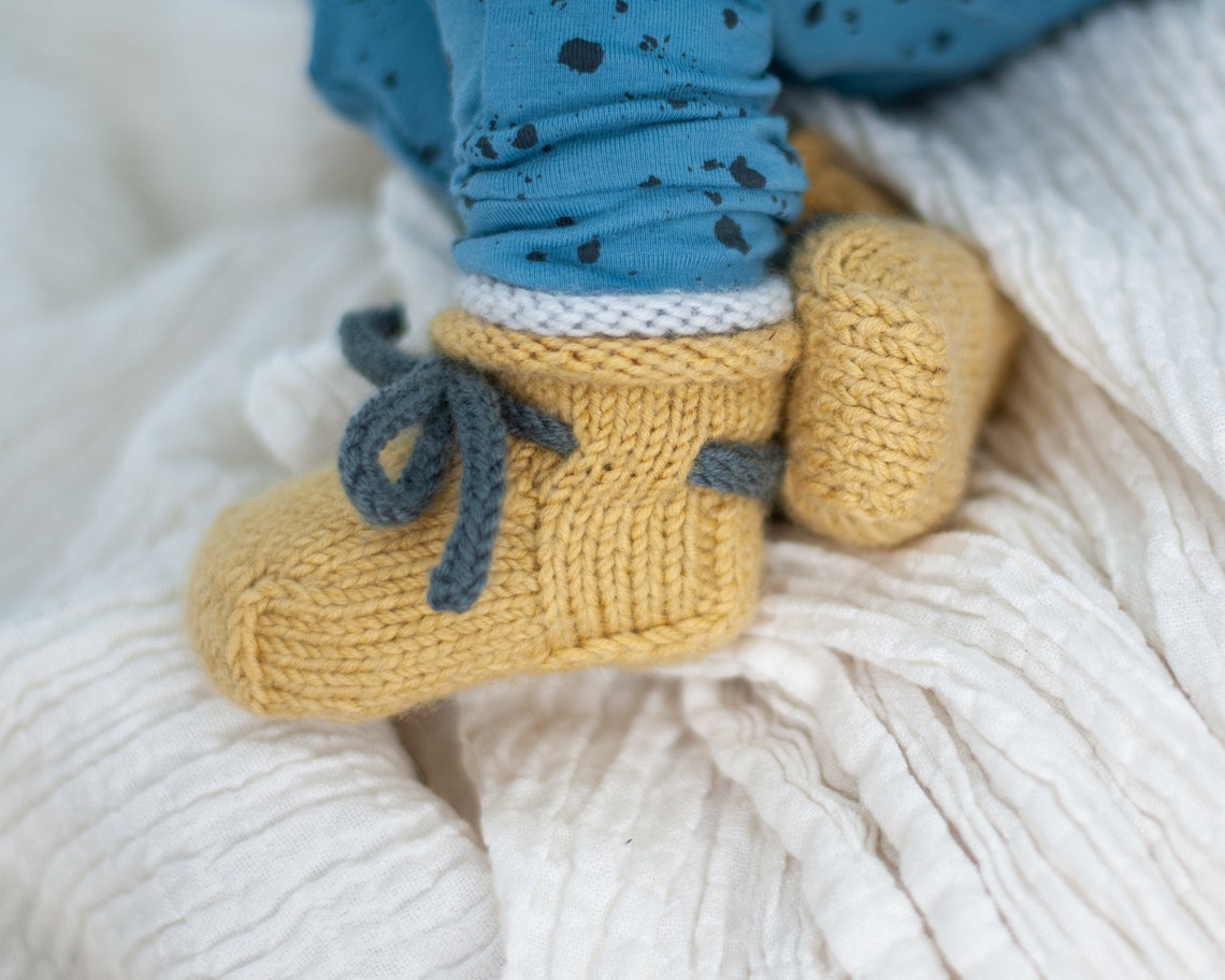 Baby Booties KNITTING PATTERN / Knit Baby Boots/socks That Stay-on ...
