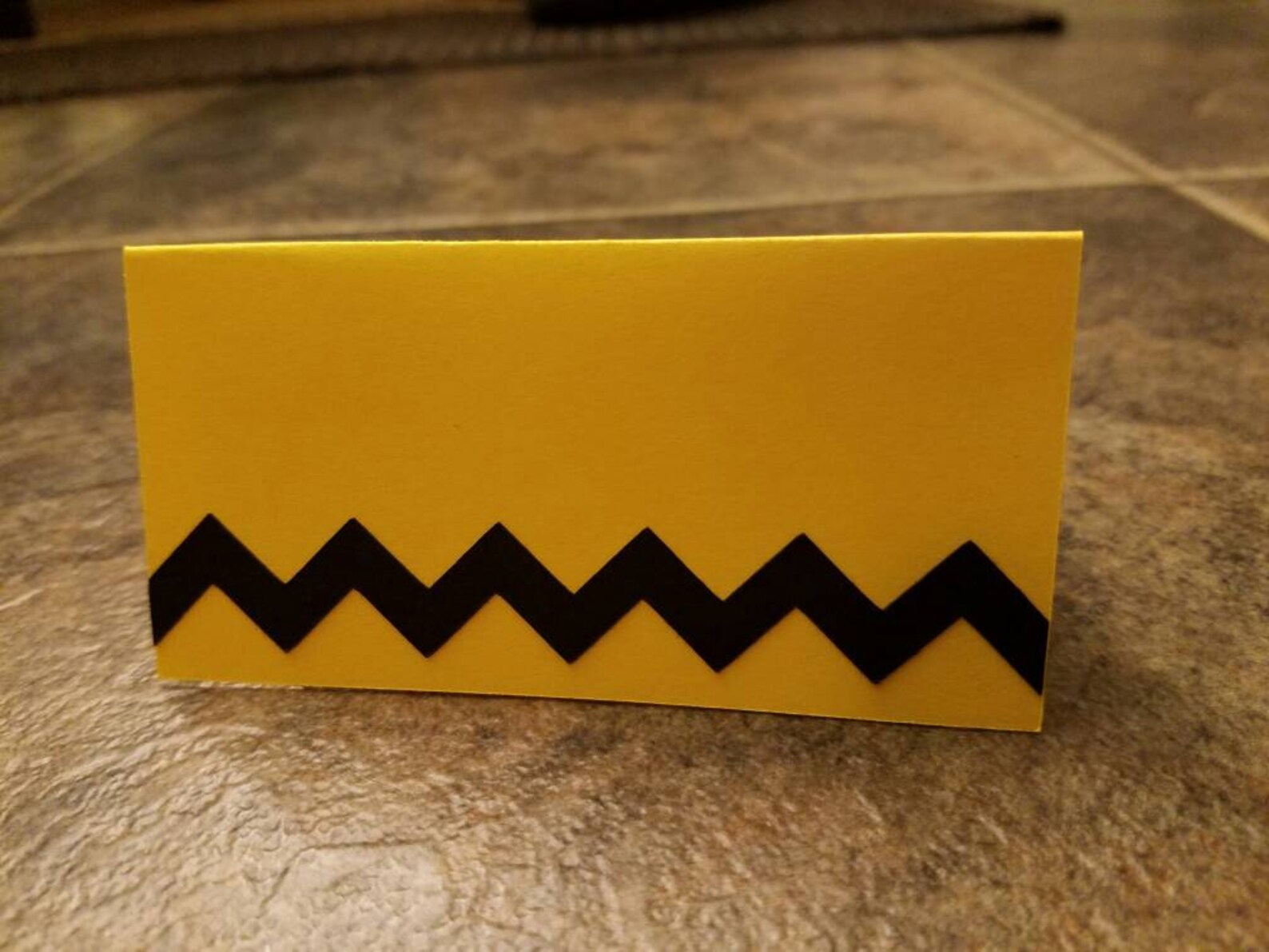 Peanuts Birthday Party Place Cards, Snoopy Food Tent, Charlie Brown ...