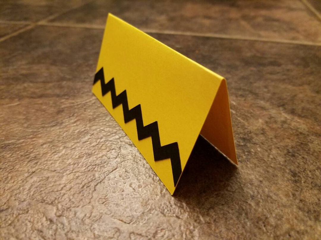 Peanuts Birthday Party Place Cards, Snoopy Food Tent, Charlie Brown ...