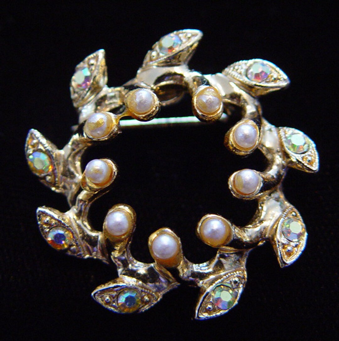 Pearl Circle Pin- Midcentury Rhinestone Brooch- Preppy Classic- Retro ...