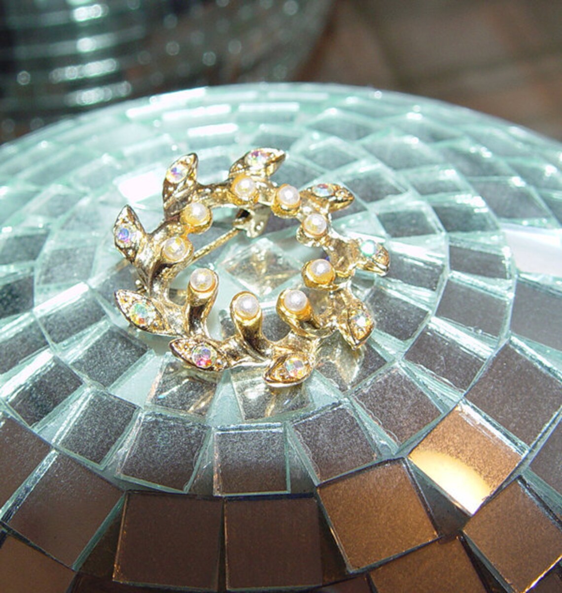 Pearl Circle Pin Midcentury Rhinestone Brooch Preppy Classic Retro ...