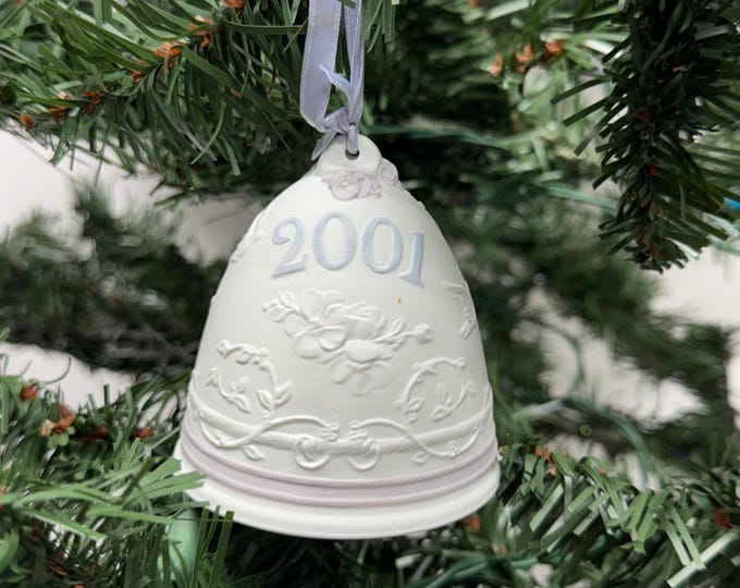 Lladro 2001 Porcelain Bell Christmas Ornament – Limited Edition ...