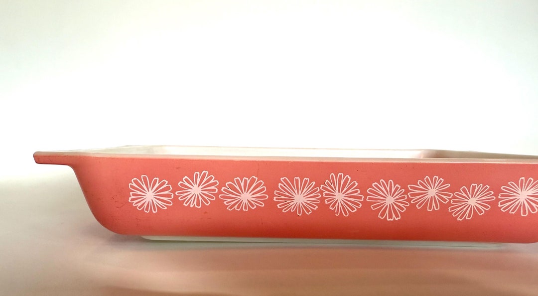 Pink Daisy Pyrex Casserole Dish, Space Saver, 548, 1 1/4 QT. Casserole ...