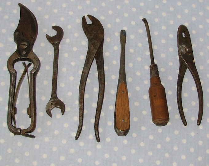 Antique Primitive Vintage Set of Hand Tools Wood Handle Screwdriver ...
