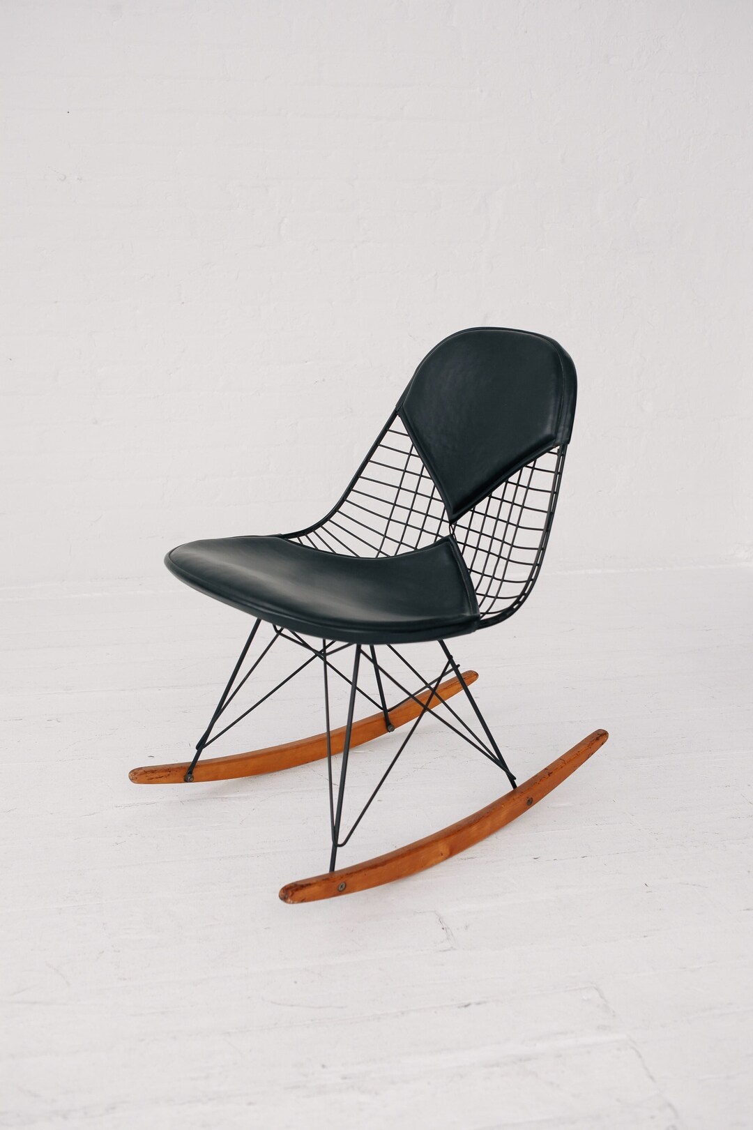 1st Generation Eames RKR Bikini Rocker by Herman Miller Black Near Mint ...