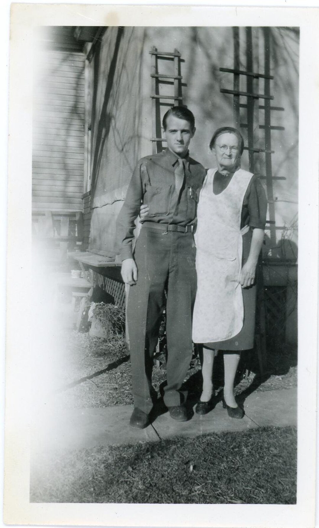 Vintage Snapshot - "visiting Granny" - Military Soldier, Furlough ...
