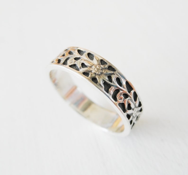 Edelweiss Ring Floral Wedding Band Sterling Silver Flower - Etsy