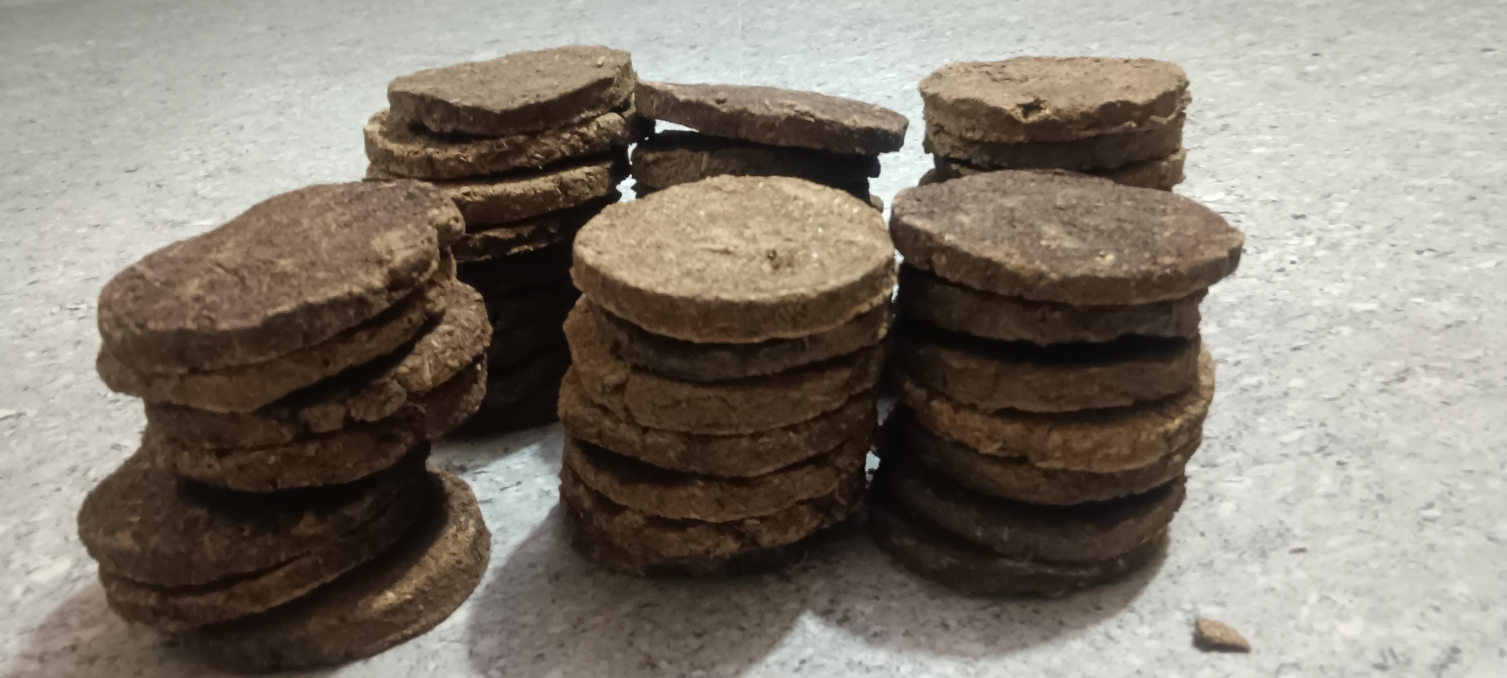 Handmade Cow Dung Cake | Dried Gobar Upala for Havan, Puja Agnihotra ...