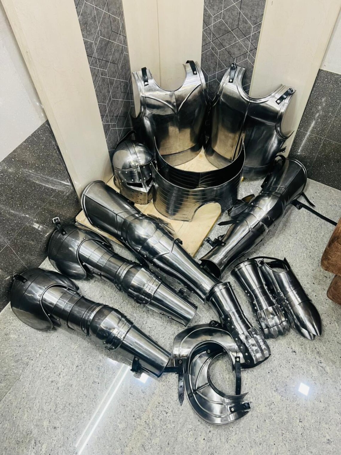 Medieval Gothic Full Plate Armor Suit: Full Body Steel Knight Costume ...